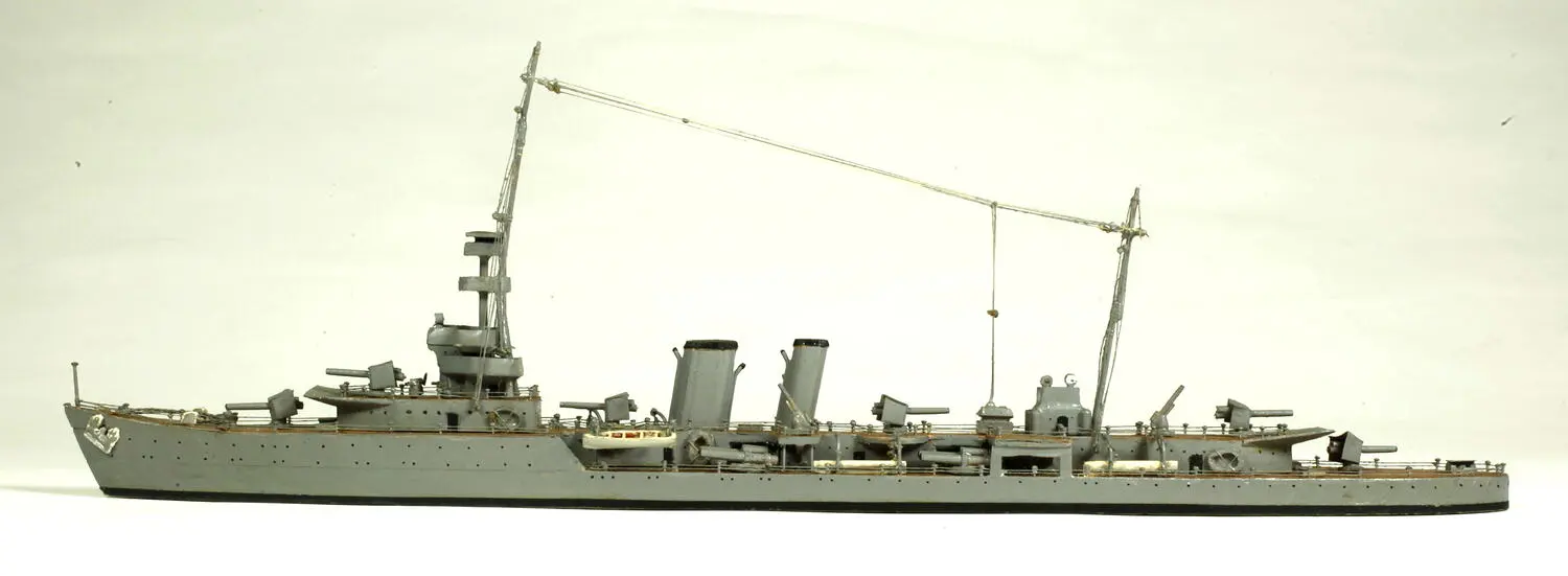 Naval Ship Model - Light Cruiser, HMS Diomede, 1941 | Record | DigitalNZ