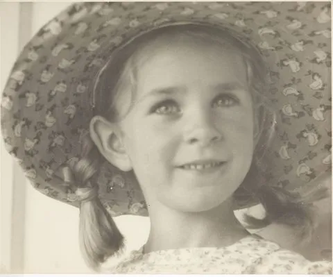 NZ Girls — Photos by Ashley Remer - DigitalNZ