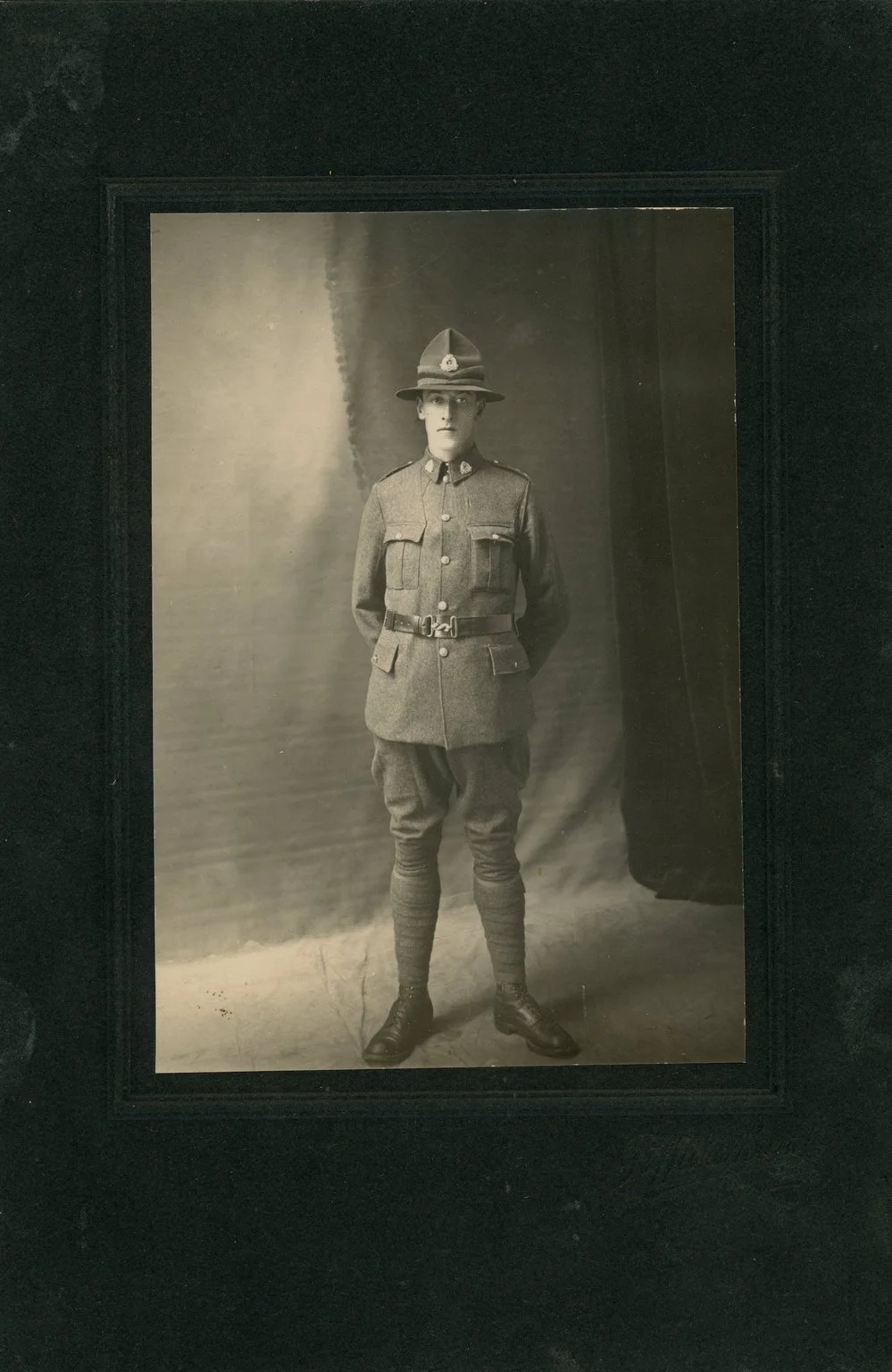 Portrait of WW1 soldier Outram | Record | DigitalNZ