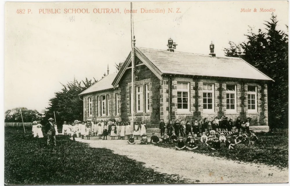 Postcard of Outram School Otago NZ | Record | DigitalNZ