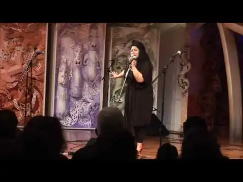 Bella Kalolo performs at Te Papa | Record | DigitalNZ