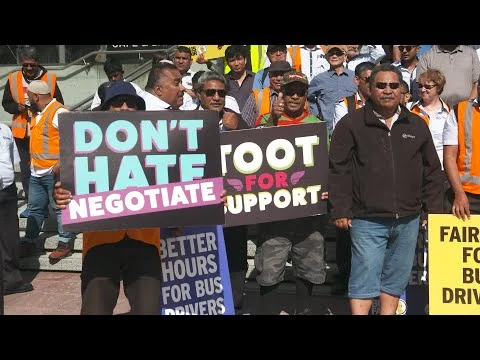 Auckland bus drivers march Queen st for better pay, hours | Record ...