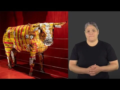 Pisupo lua afe (Corned beef 2000) in NZSL – Te Papa mobile guide ...