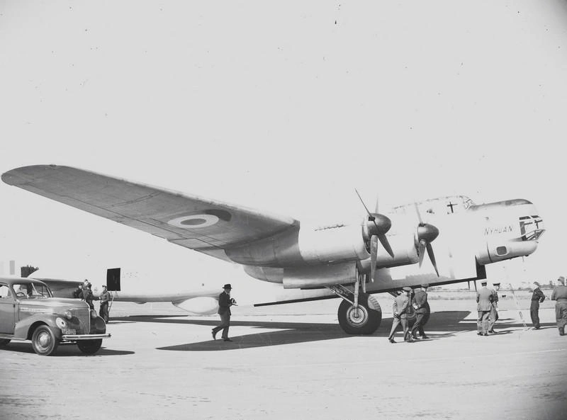 Aviation RAAF Royal Australian Air Force Avro Lincoln, NYHUAN ( meaning ...
