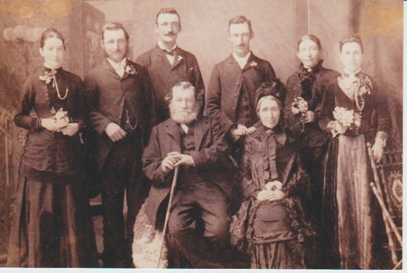 John and Catherine Gill and family | Record | DigitalNZ