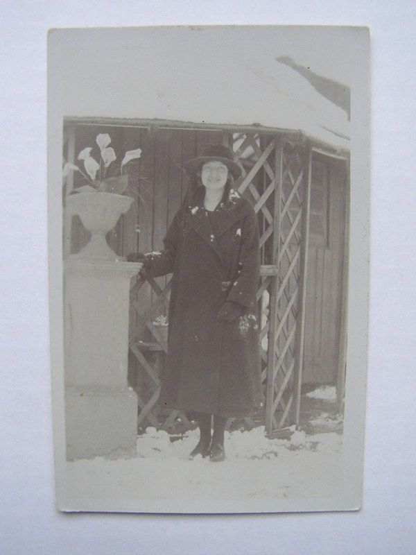 Postcard - Elsie in the snow | Record | DigitalNZ