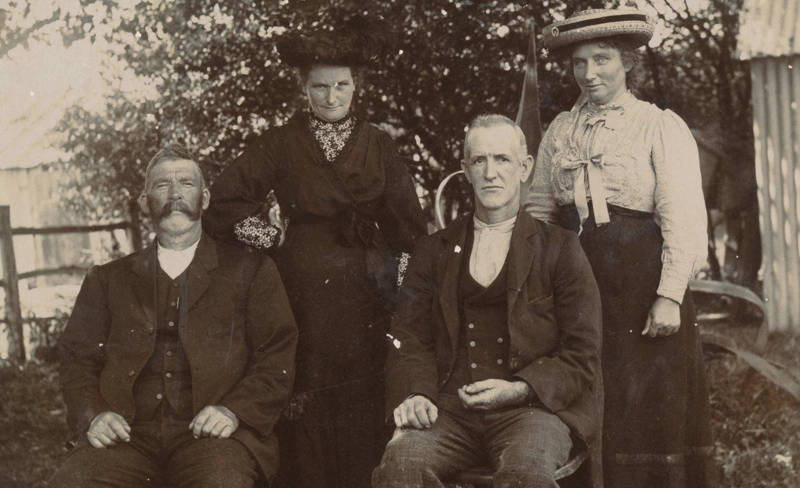 Meale Family | Record | DigitalNZ