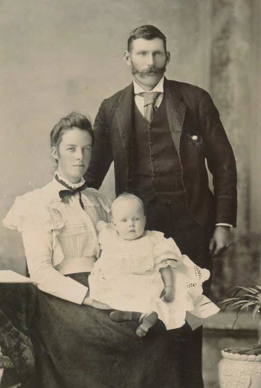 Yates Family | Record | DigitalNZ