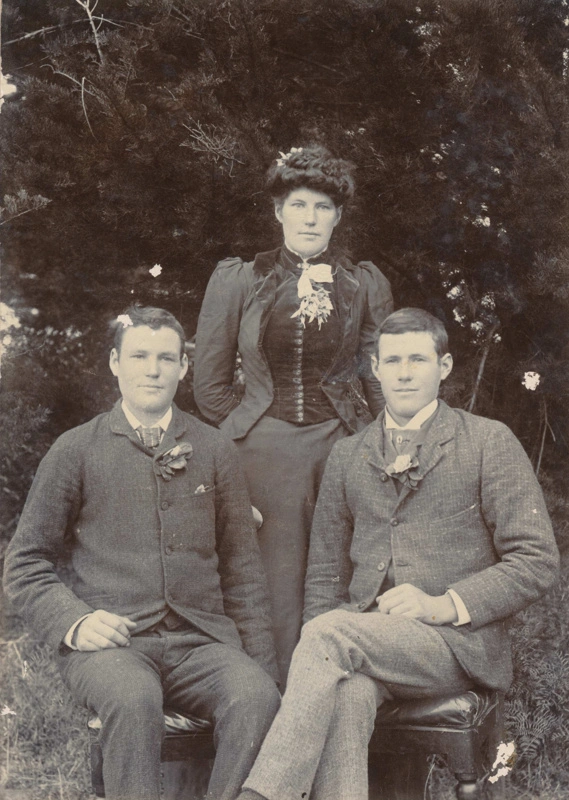 Yates Family | Record | DigitalNZ