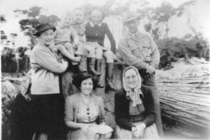 Prouting Family | Record | DigitalNZ