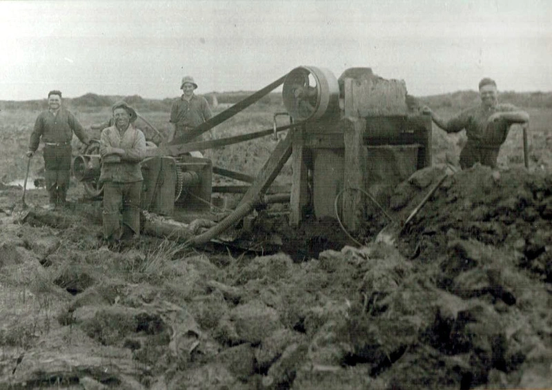 Gum Digging Machine | Record | DigitalNZ