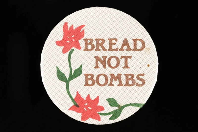 Badge, "Bread Not Bombs" | Record | DigitalNZ