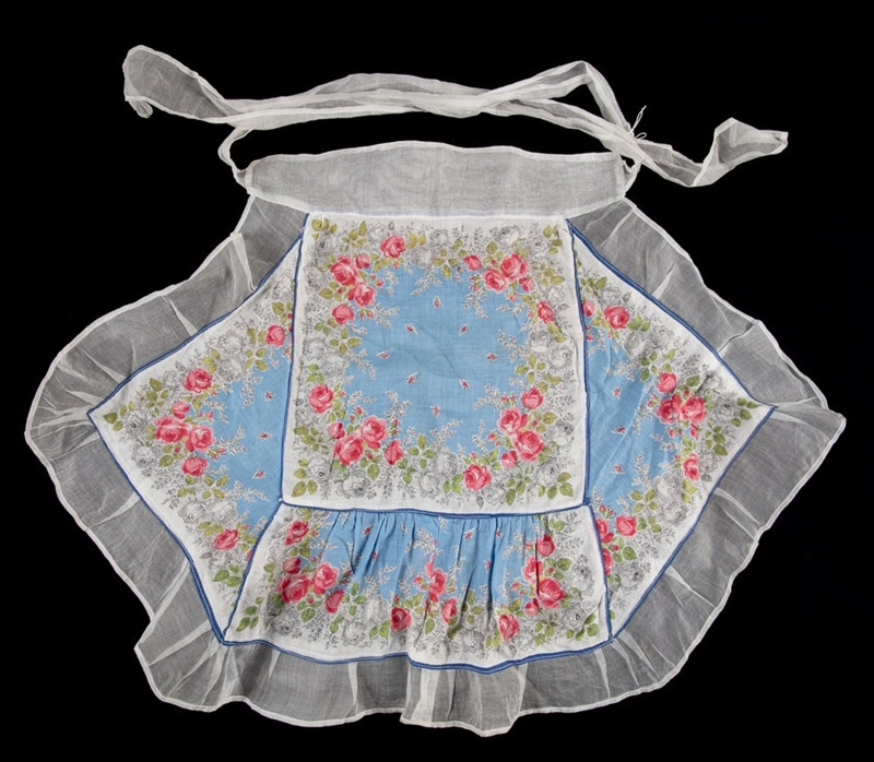 Apron, Cotton Lawn Panels on Organdy | Record | DigitalNZ