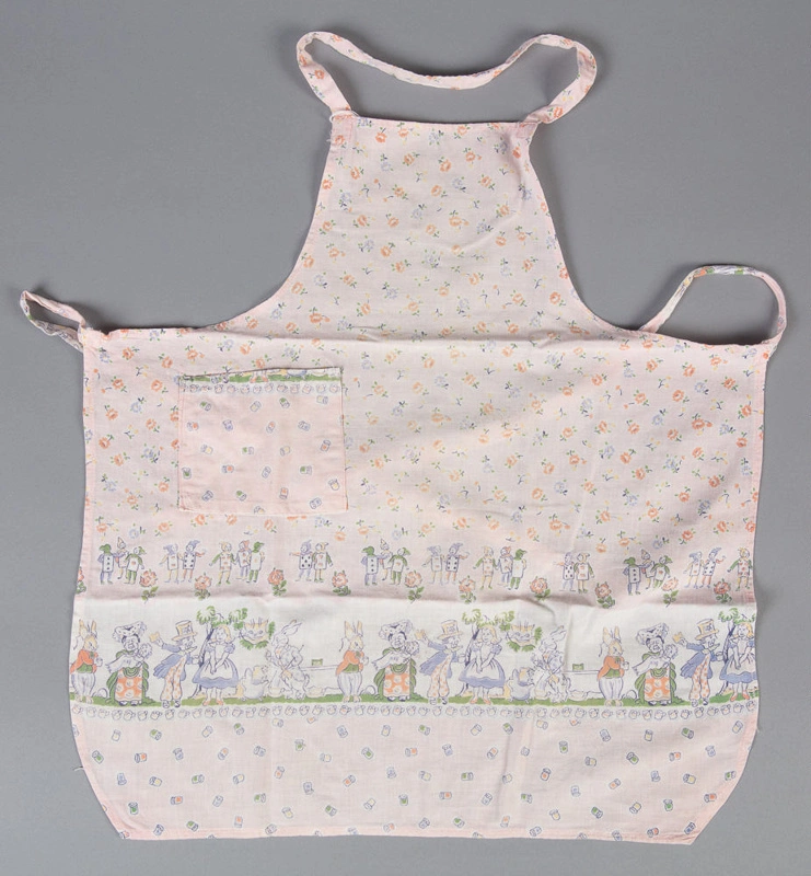 Apron, Child's Alice in Wonderland | Record | DigitalNZ