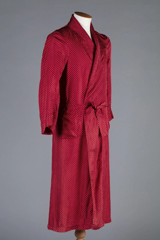 Dressing Gown, Men's Silk Type Robe | Record | DigitalNZ