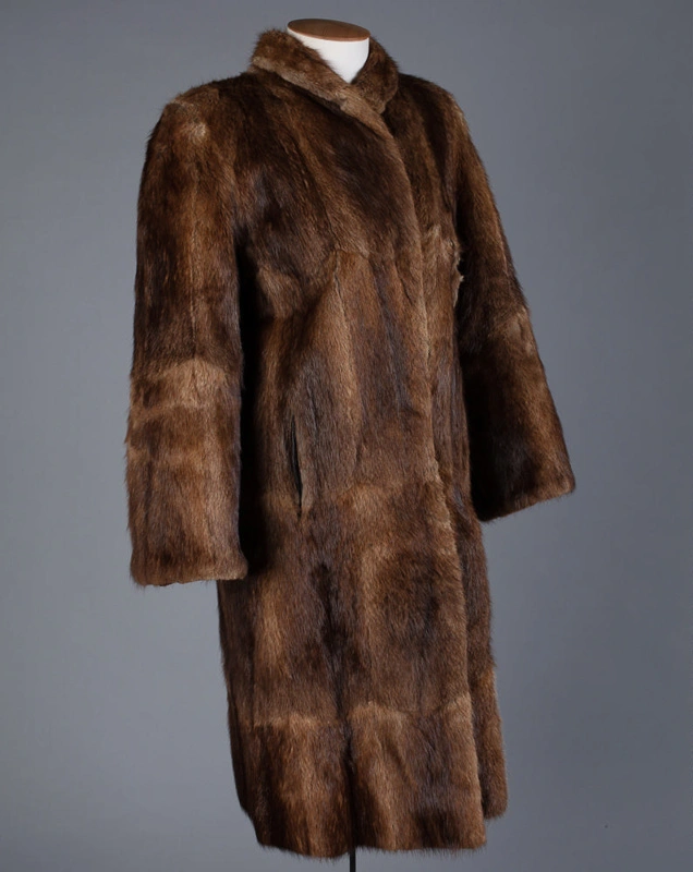 Fur Coat, Variegated Musquash | Record | DigitalNZ