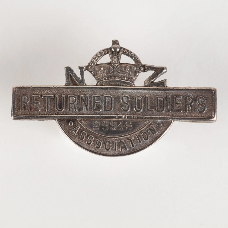 Badge, Military NZ Soldiers Association | Record | DigitalNZ