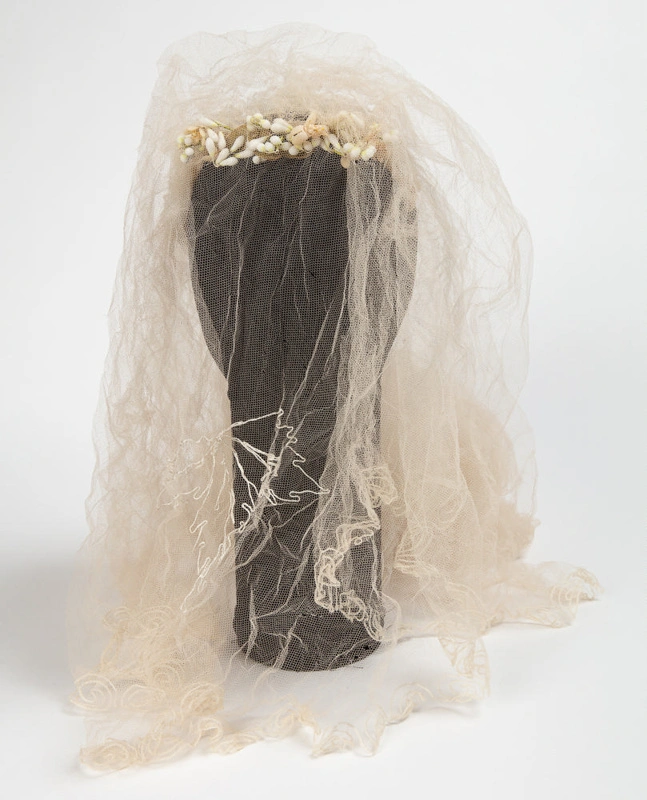 Veil, Cream Silk Netting | Record | DigitalNZ