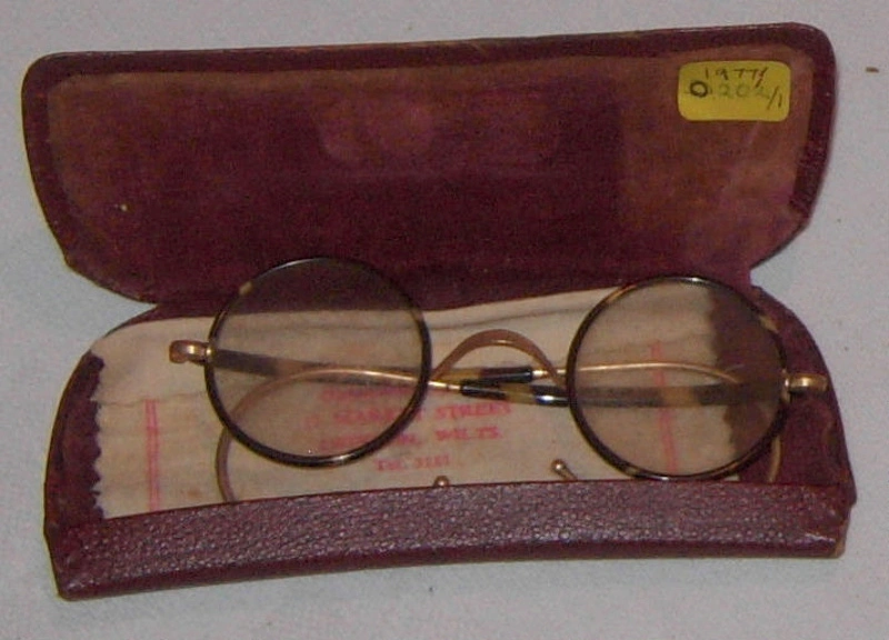 Spectacles in Case | Record | DigitalNZ