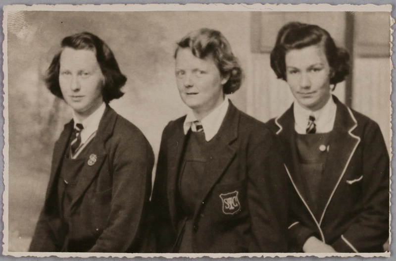 Photograph, Naomi Hill, Mary Molloy, Judith Hislop | Record | DigitalNZ