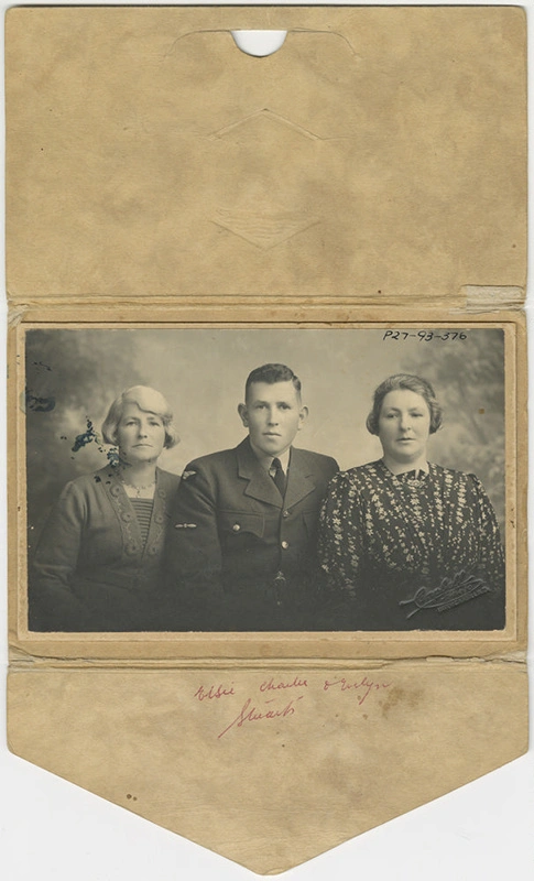 Photograph, Elsie, Charlie and Evelyn Stuart | Record | DigitalNZ