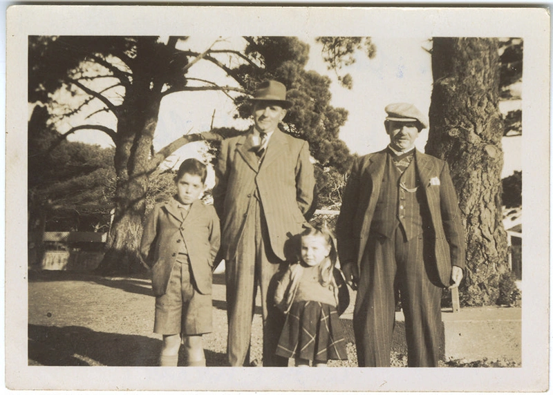 Photograph, Paddy Driver and Stan with two children | Record | DigitalNZ