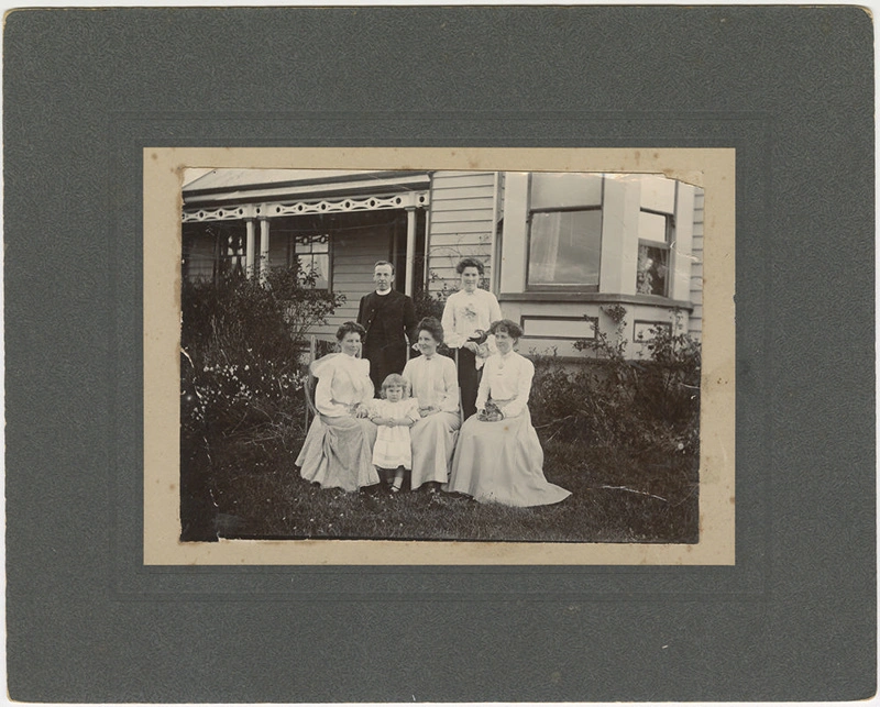 Photograph, Unknown family | Record | DigitalNZ