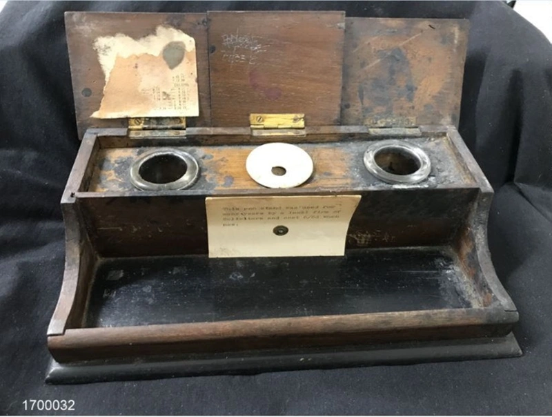 Pen and ink stand | Record | DigitalNZ