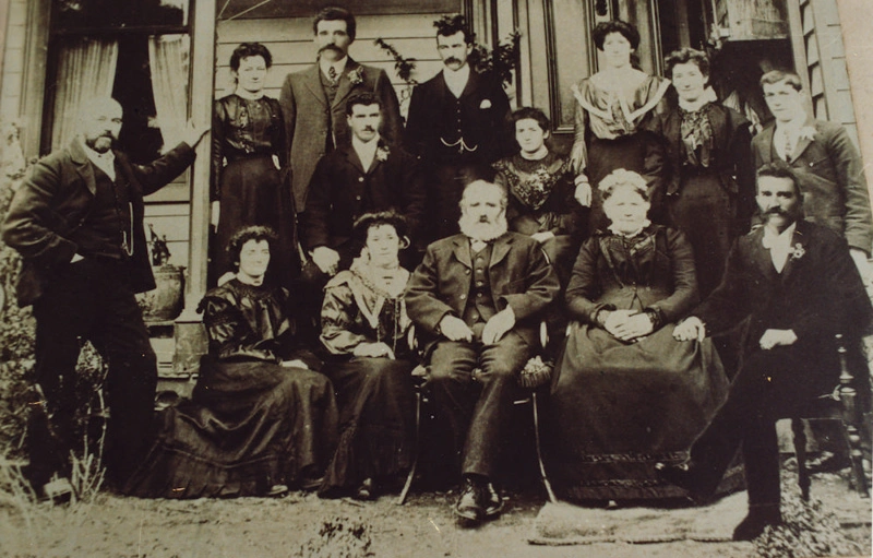 Photograph [McGowan Family] | Record | DigitalNZ