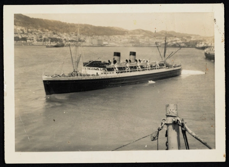 The ferry 'Rangatira'. | Record | DigitalNZ