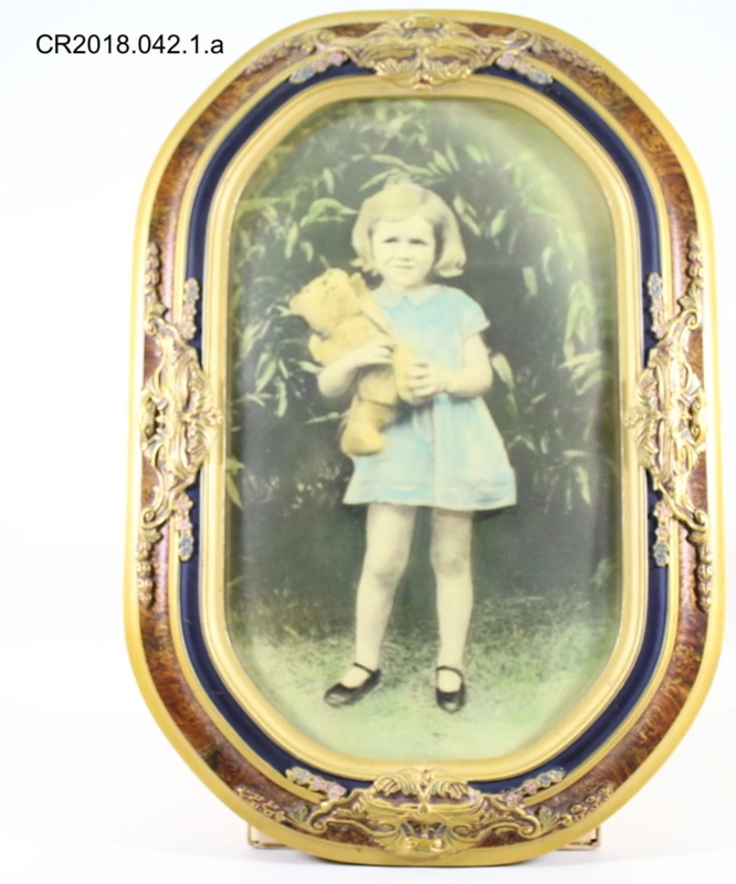 Photographs, Portraits of the Hoad Family | Record | DigitalNZ