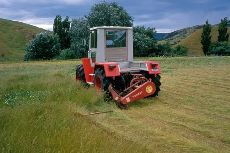 Mowing Hay | Record | DigitalNZ