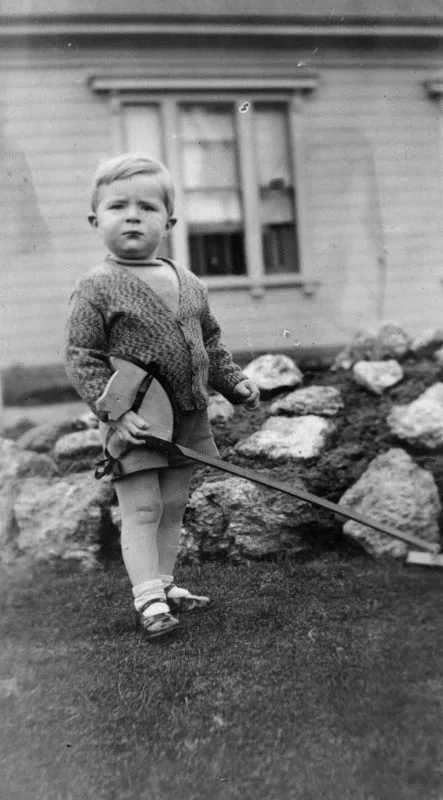 Jim Newbigin 1930s | Record | DigitalNZ