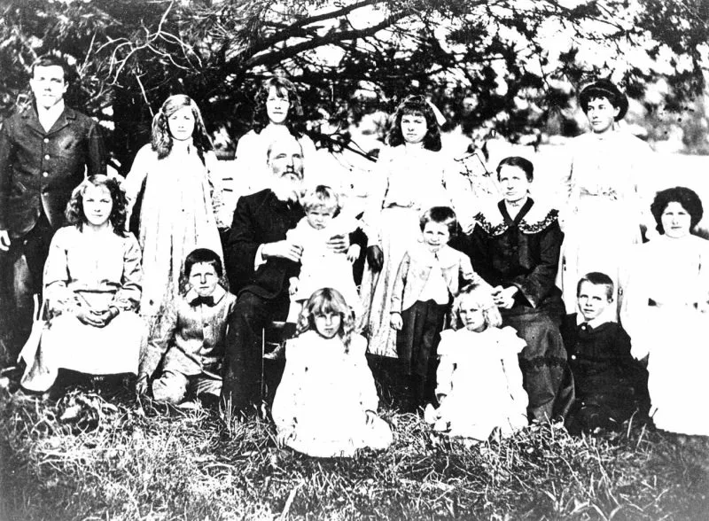 Hicks Family | Record | DigitalNZ