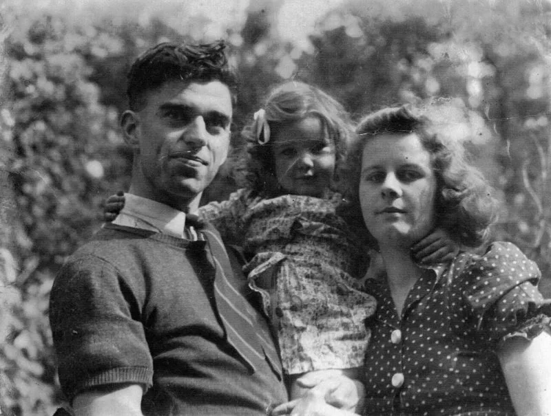 Wemyss Family 1944 | Record | DigitalNZ