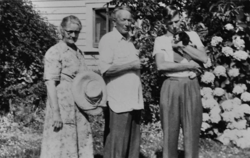 MacIntyre Family | Record | DigitalNZ