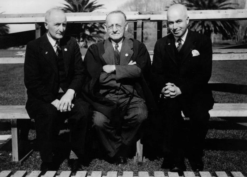 Whyte Brothers 1947 | Record | DigitalNZ