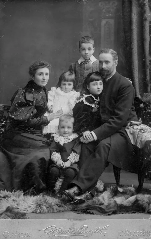 Reverend Whyte and Family | Record | DigitalNZ