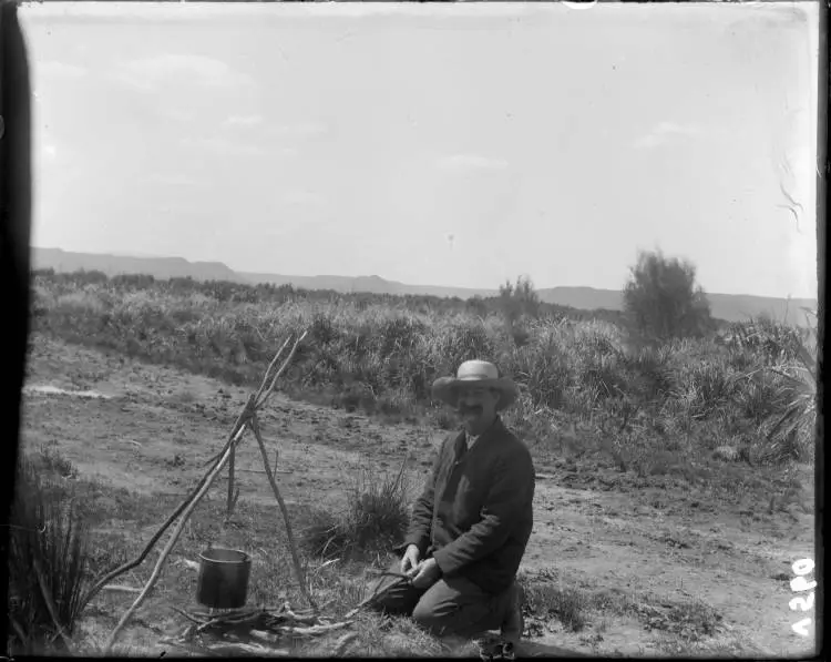 Charles Butcher boiling a billy at Strathmore, 1910 | Record | DigitalNZ