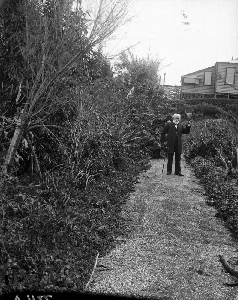 Samuel Vaile in the garden, Arney Road, Remuera, 1908 | Record | DigitalNZ