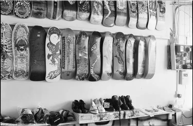 Blue Tile Lounge Skateboard shop, Symonds Street, Eden Terrace, 1990 ...