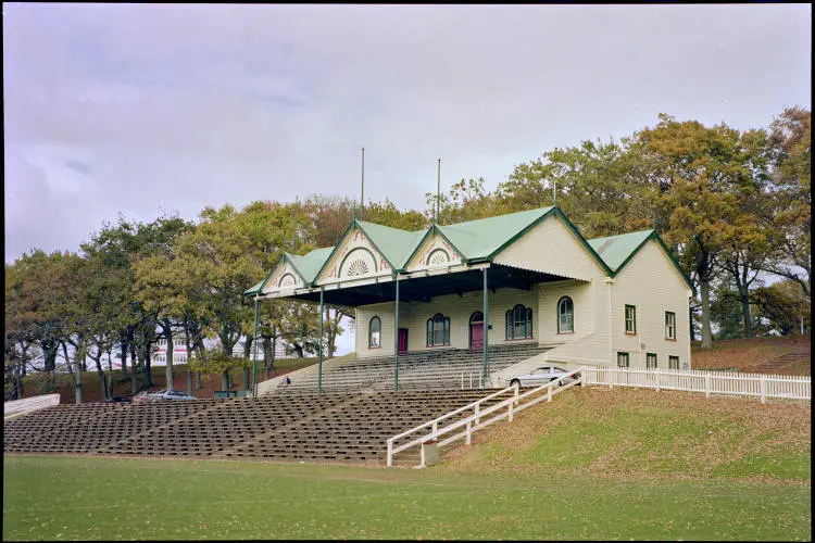 Auckland Domain grandstand | Record | DigitalNZ
