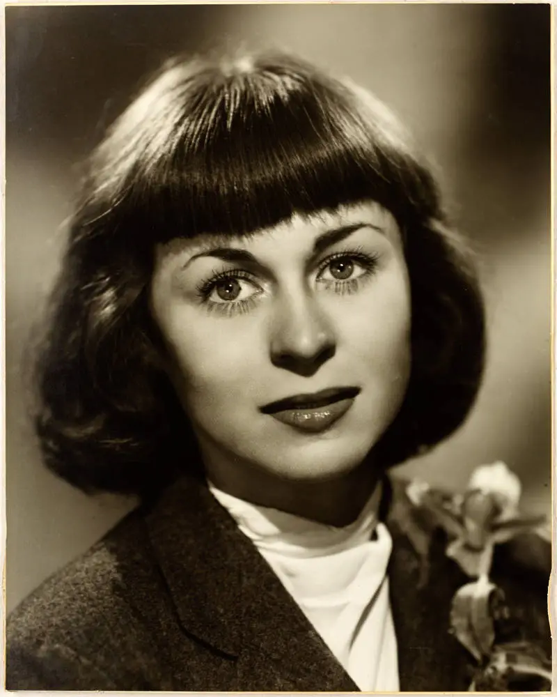 Anne McKeever, 1940s | Record | DigitalNZ