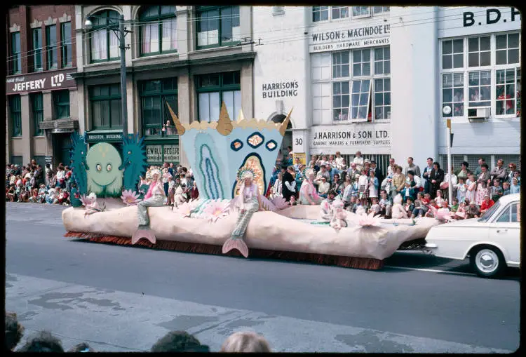 Farmers Santa Parade, 1963 | Record | DigitalNZ
