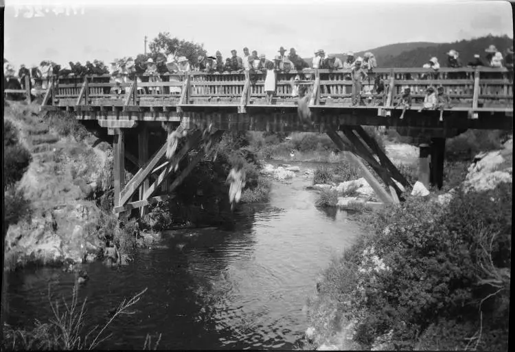 Penny diving, Whakarewarewa | Record | DigitalNZ