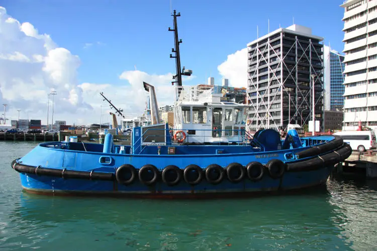 Tugboat Waka Kume, Quay Street Jetty, Auckland Central, 2010 | Record ...