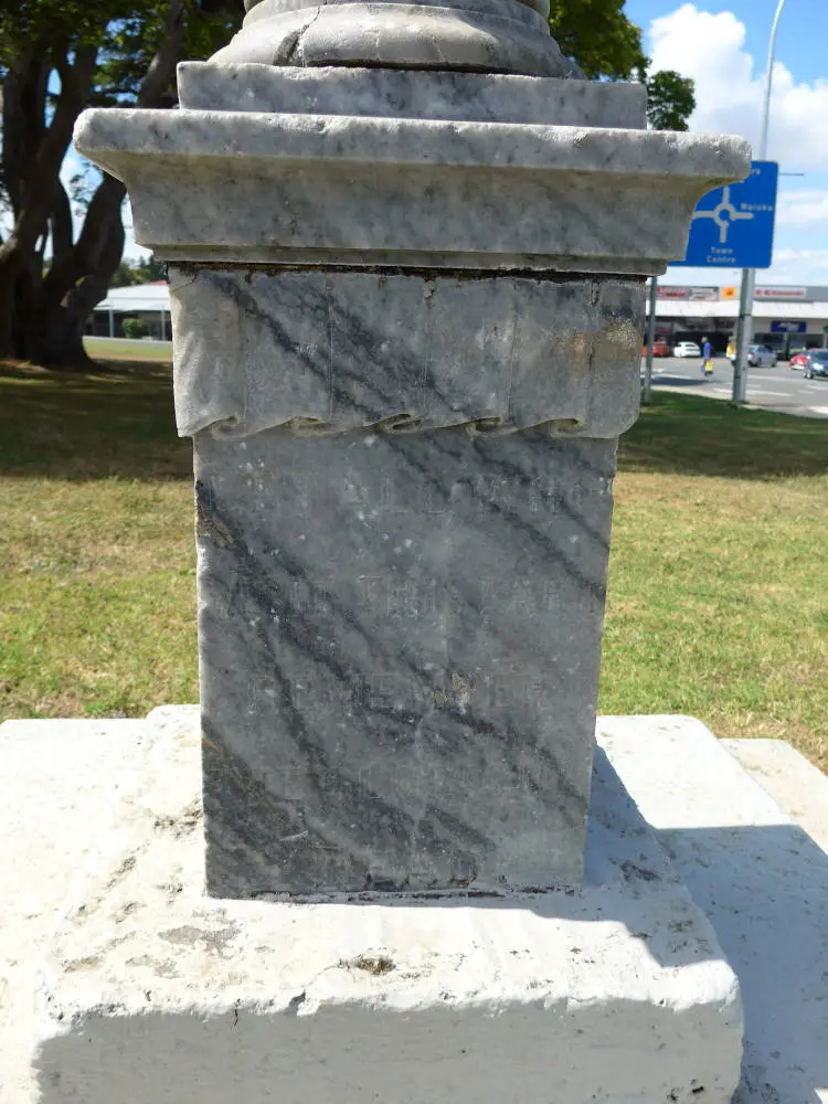 Roulston Park memorial, Pukekohe, 2015 | Record | DigitalNZ