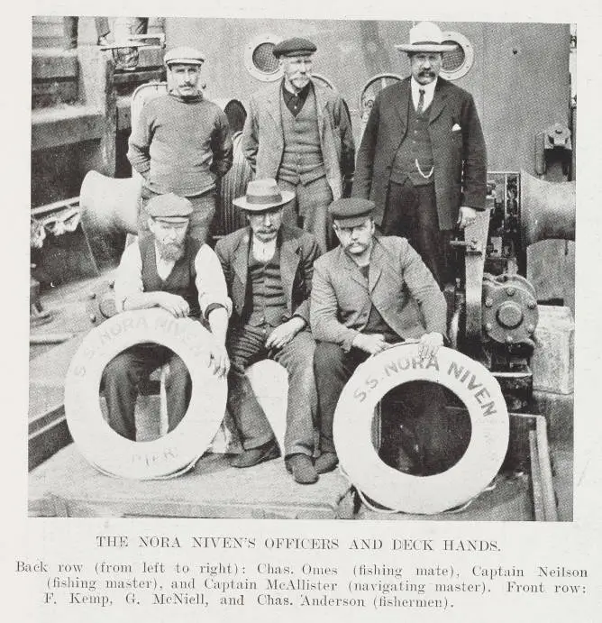 The Nora Niven's officers and deck hands | Record | DigitalNZ
