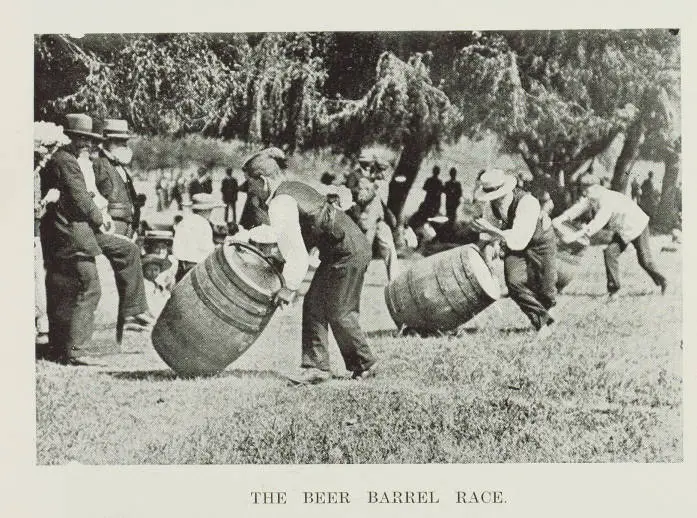 The beer barrel race | Record | DigitalNZ