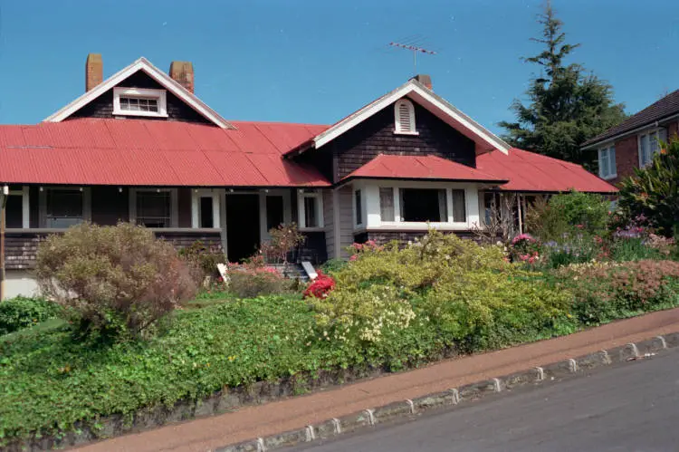 9 Wharua Road, Remuera, 1986 | Record | DigitalNZ